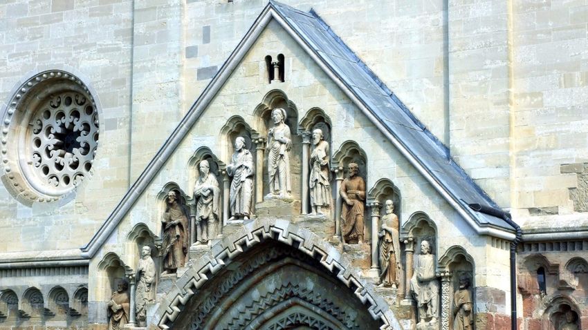 BAMA - 2022 március végéig nem látogatható a Jáki templom