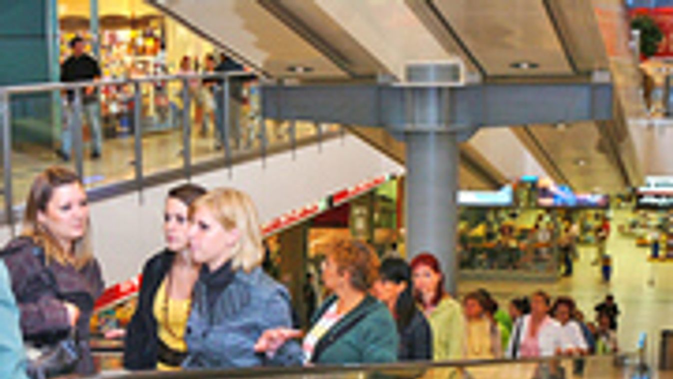 Árkád és a Pláza is nyitva lesz vasárnap