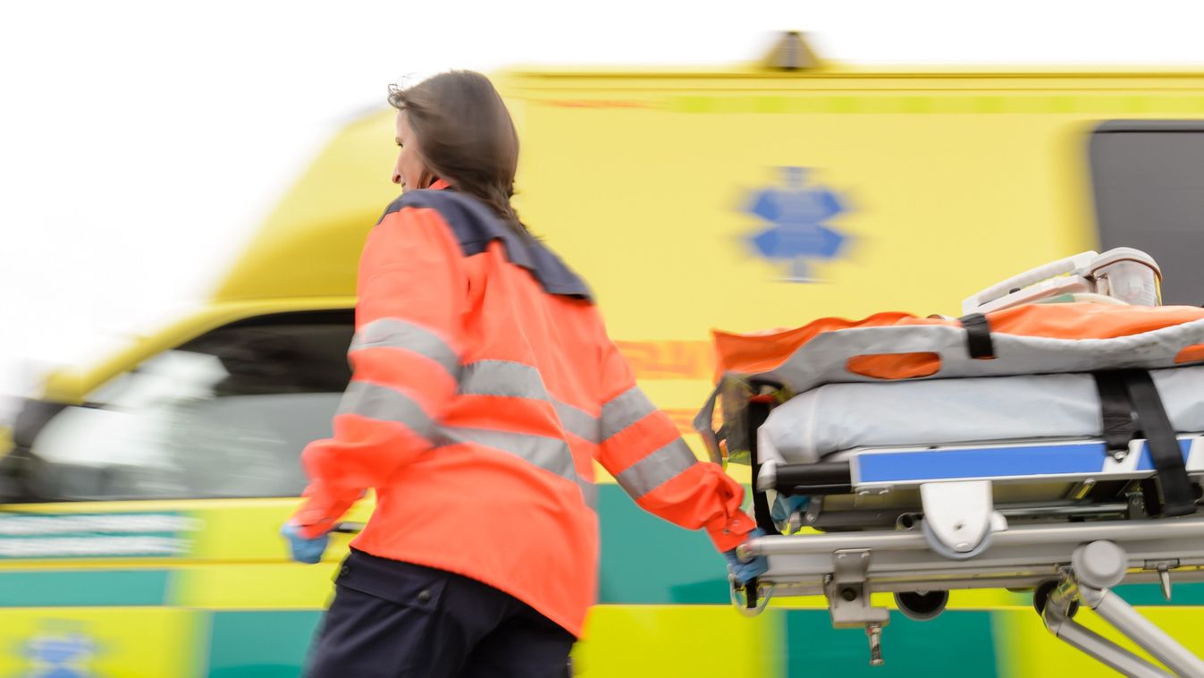 BAMA - Kizuhant egy fiú egy debreceni pláza parkolószintjéről