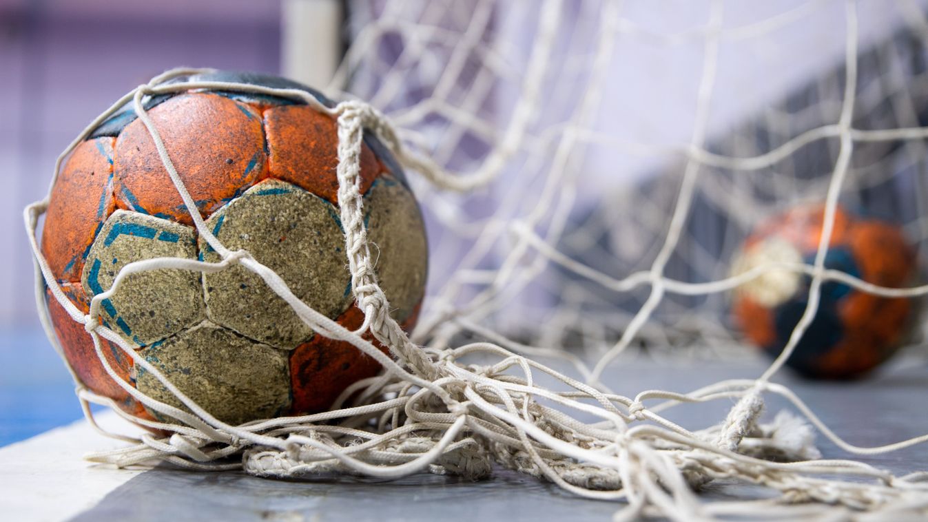 Hatan távoznak a feljutótól