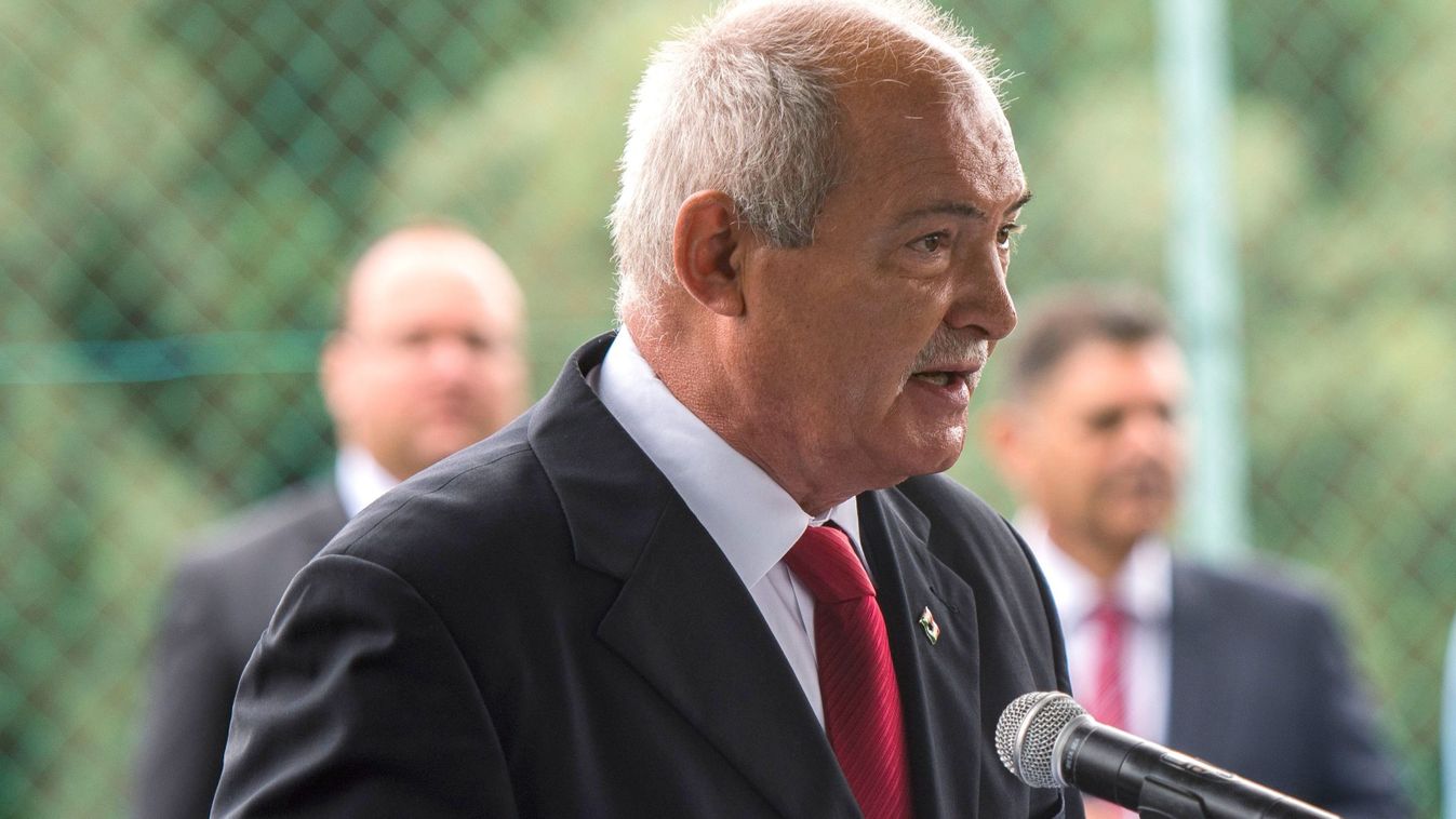 Egy helyen megtalálhatók a nyugdíjasok által elérhető pécsi programok ...