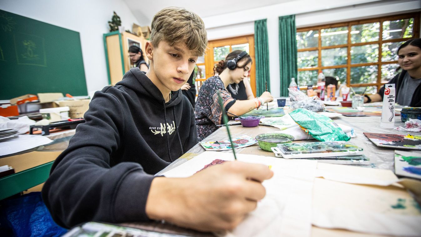 Értéket mentenek a gyerekek a nagynyárádi táborban