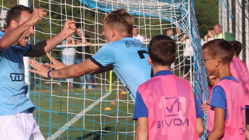 BAMA - Aláírta volna Aczél Zoltán