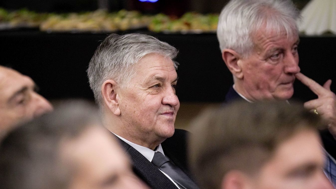 BAMA - Rab Gyula kapta a PVSK aranygyűrűjét