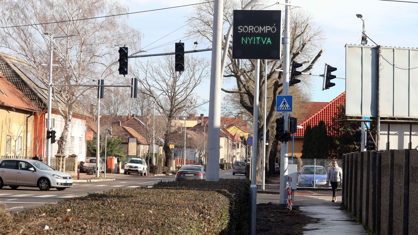 Már nagyon várják a pécsiek, hogy rendesen működjenek a sorompó ...