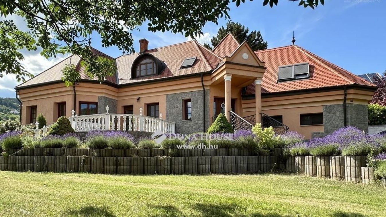 Mecseki panorámás álomotthon várja új lakóit Pécs-Rigóderben!