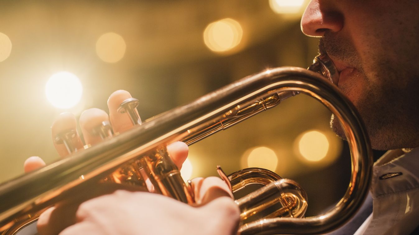 Vajon mennyire érdemes egyedül jazzt játszani? Vagy ez egészen más?