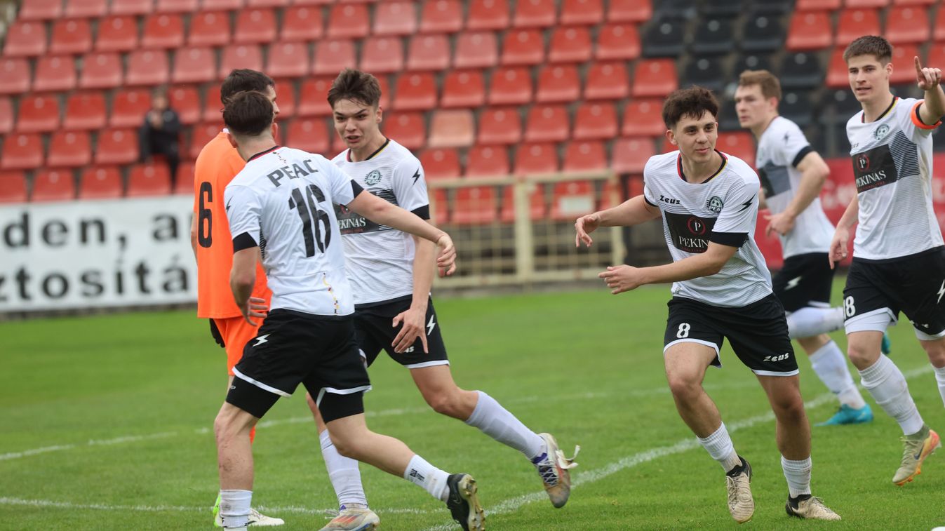 Beérte egyik riválisát a pécsi focicsapat