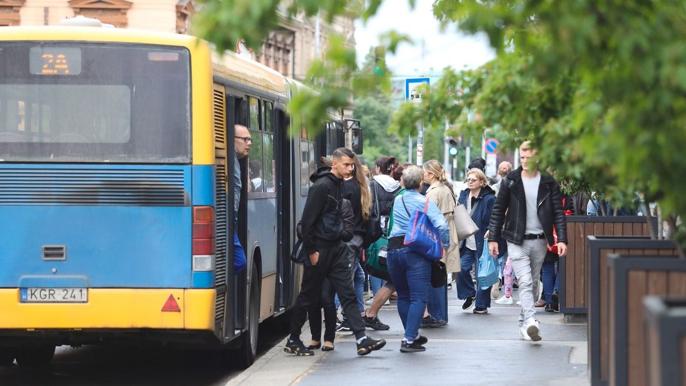 Budai autóbusz-állomás bérletpénztár bezárása – Tüke Busz frissítés