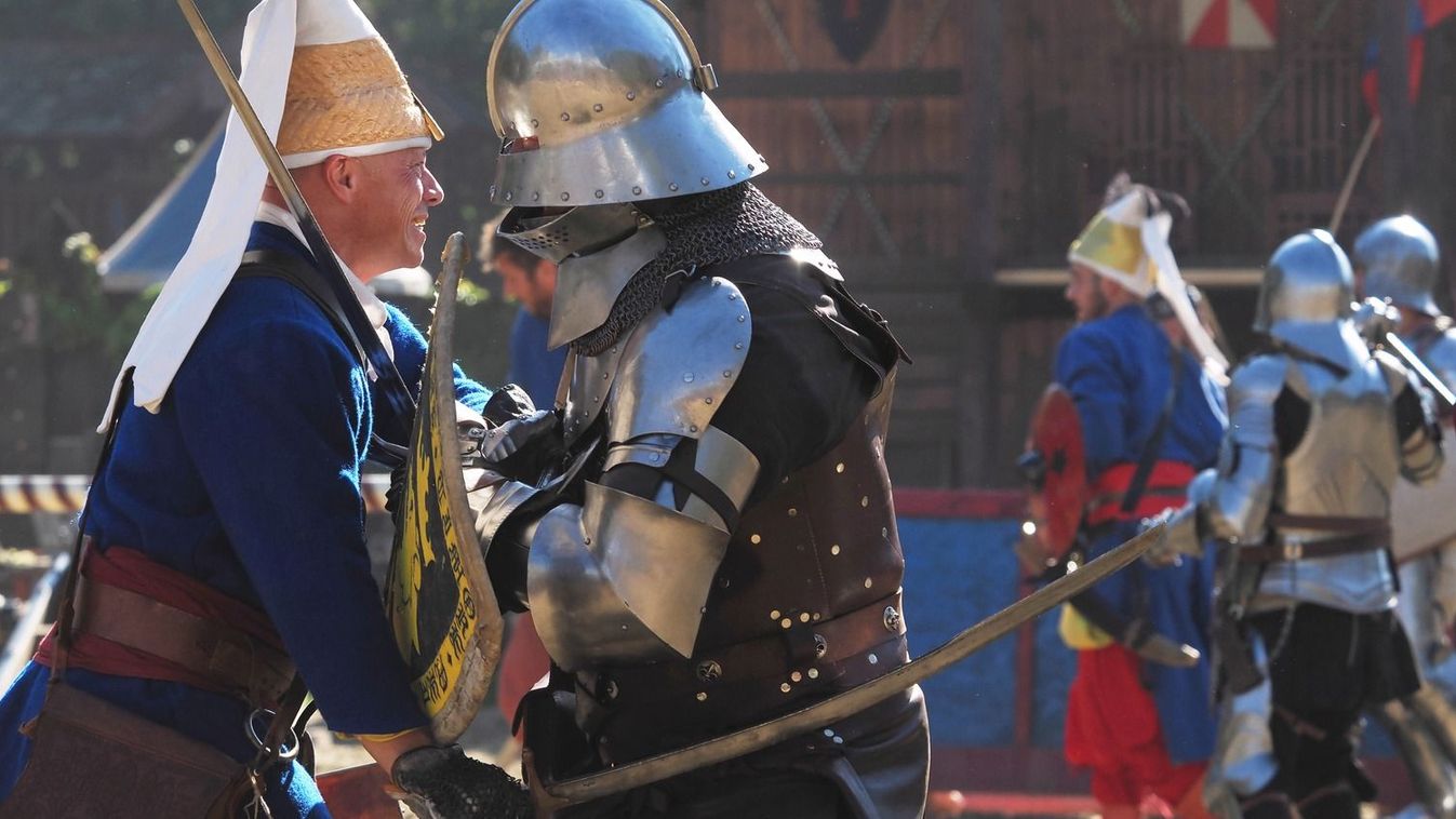 Hagyományőrzés Pécsett: Történelmi dobásra készülnek a Janus Pannonius ...