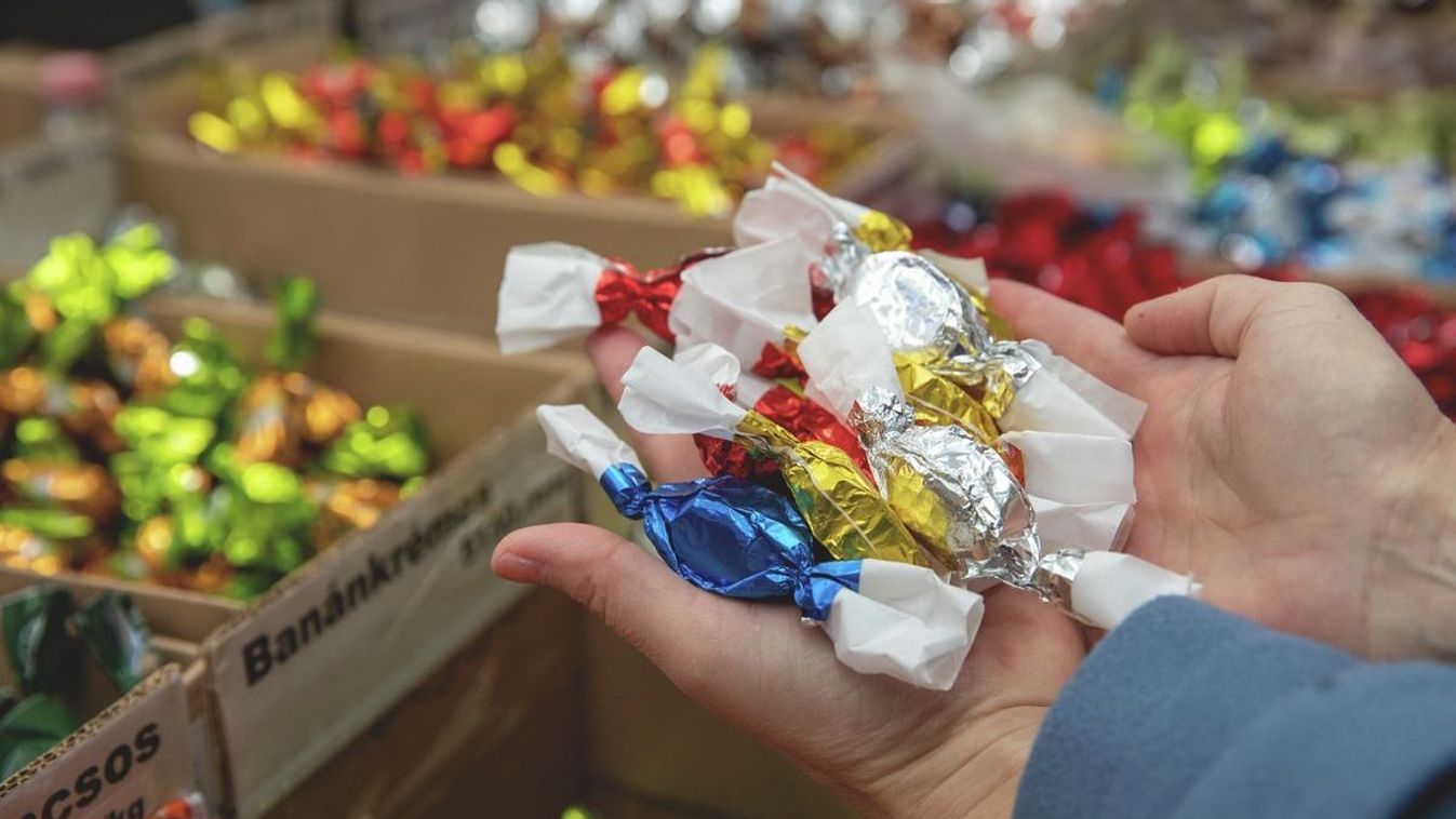 A szaloncukor árai közt óriási különbségek vannak, a boltokban a hőség ...