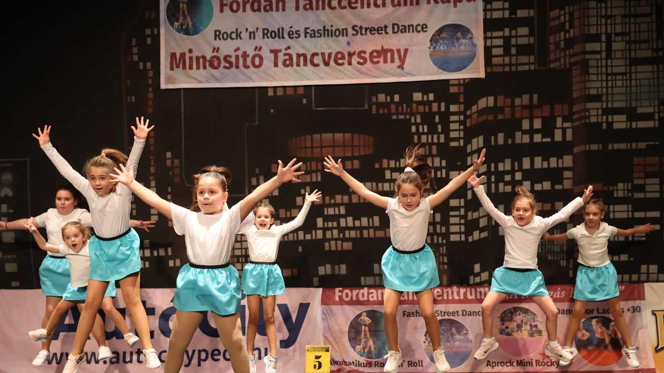 A Fordan Táncklub negyed millió forintot gyűjtött a nemes célra