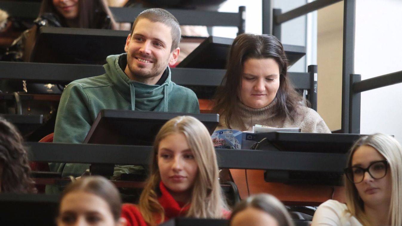 Szalay László Emlékéremmel tüntették ki a pécsi jogi kar professor ...
