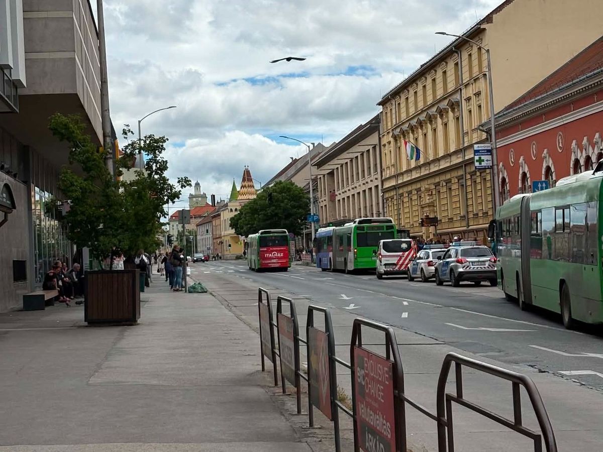 Nagy volt a készültség az Árkádnál: mentő és rendőr is a helyszínre ...