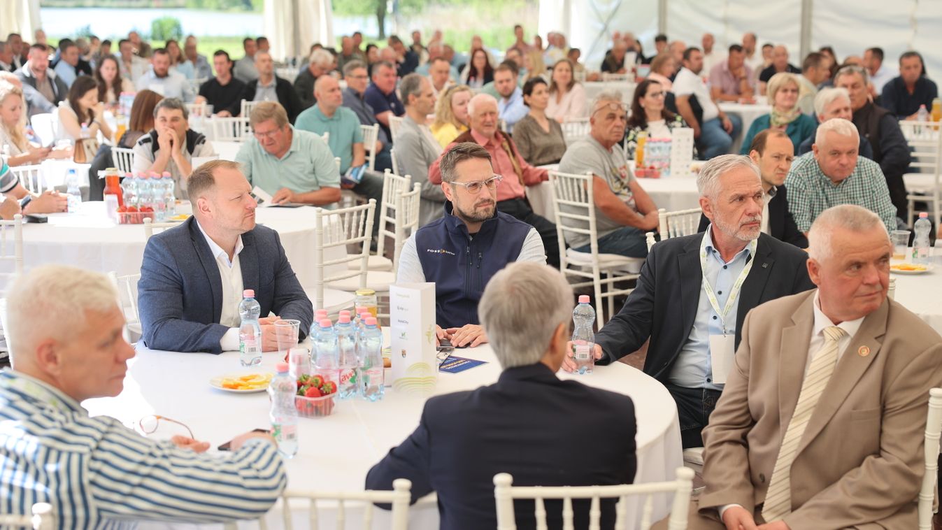 Baranyai Agrár Nap negyedszer: kitüntették az ágazat vármegyei kiválóságait