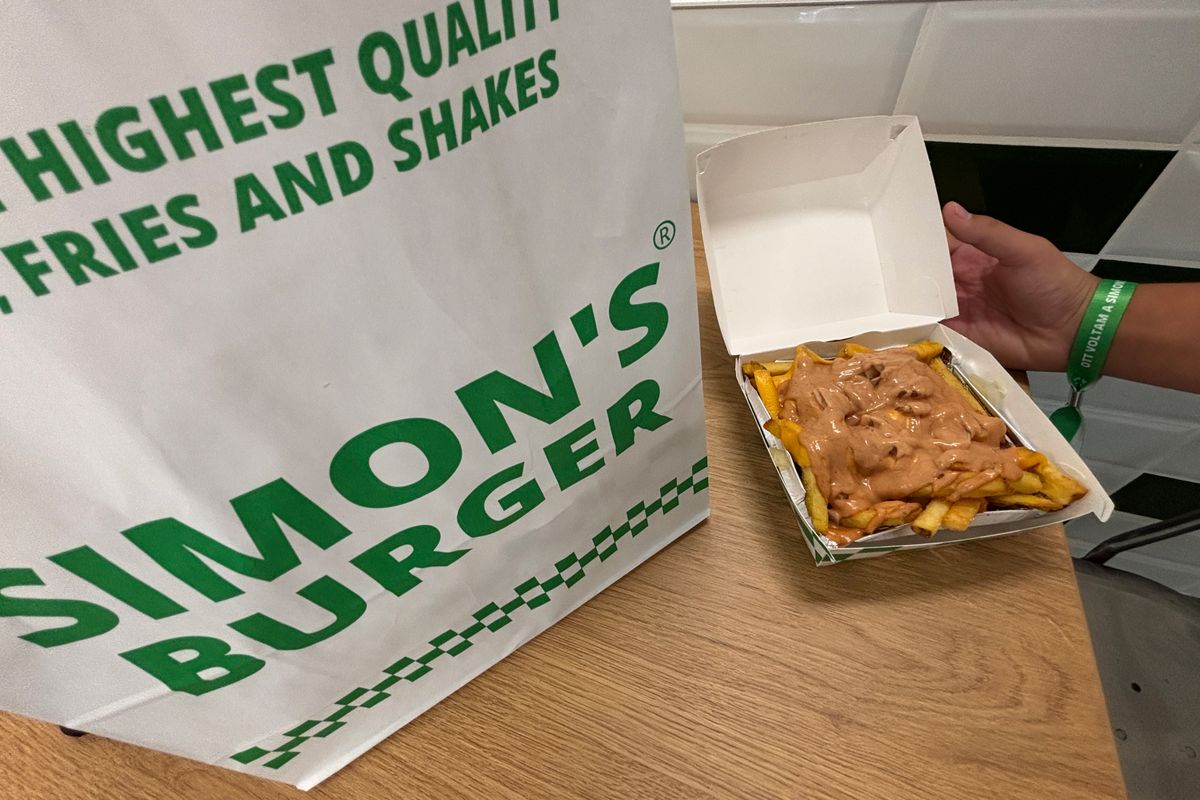 Autós Simon's Burger nyitja meg kapuit Mohácson
